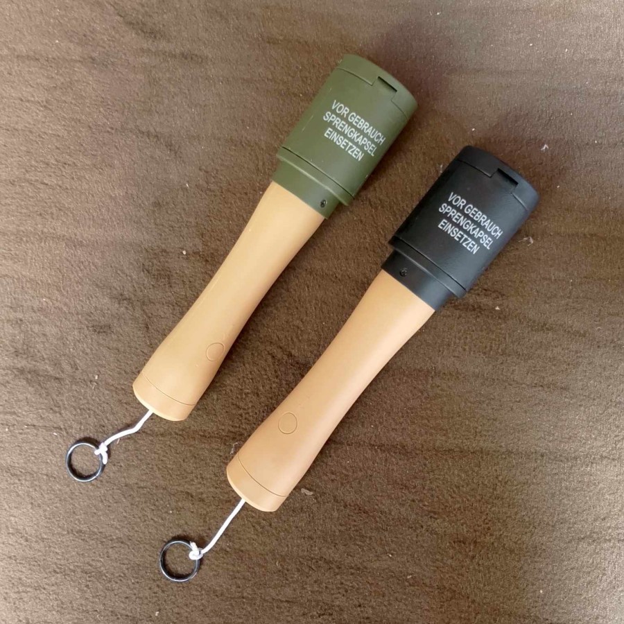 Jual Mainan Type 67 Chinesee PLA Hand Grenade/Granat Stick Spring (Bisa ...