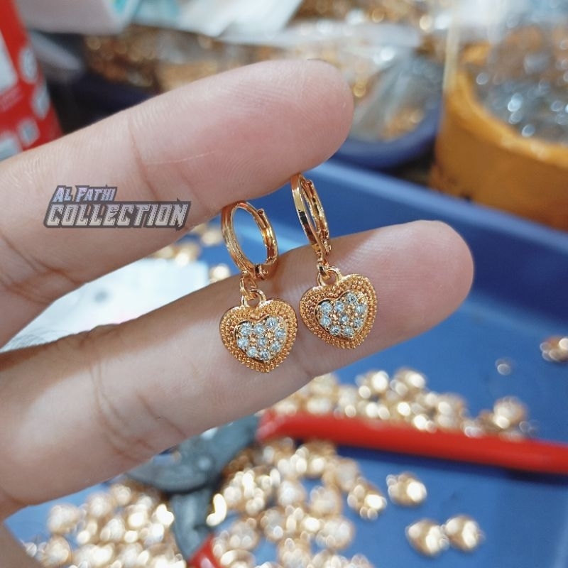 Jual Anting Titanium Love Anti Karat Berlian Lapis Emas Wanita Korea ...