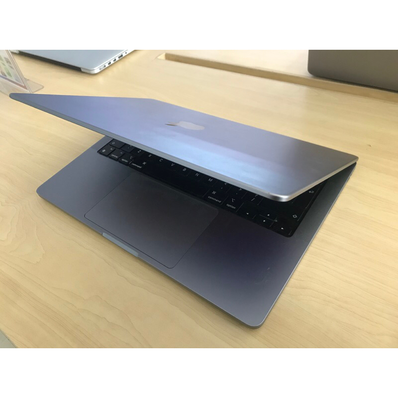 Jual MacBook Pro 14 inch 2021 M1 Pro | Shopee Indonesia