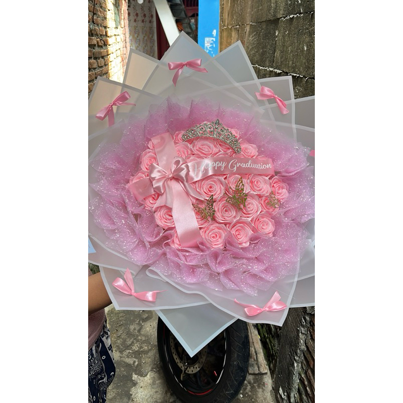 Jual PO buket pita satin 30 tangkai glitter mahkota baby pink| BARBIE ...