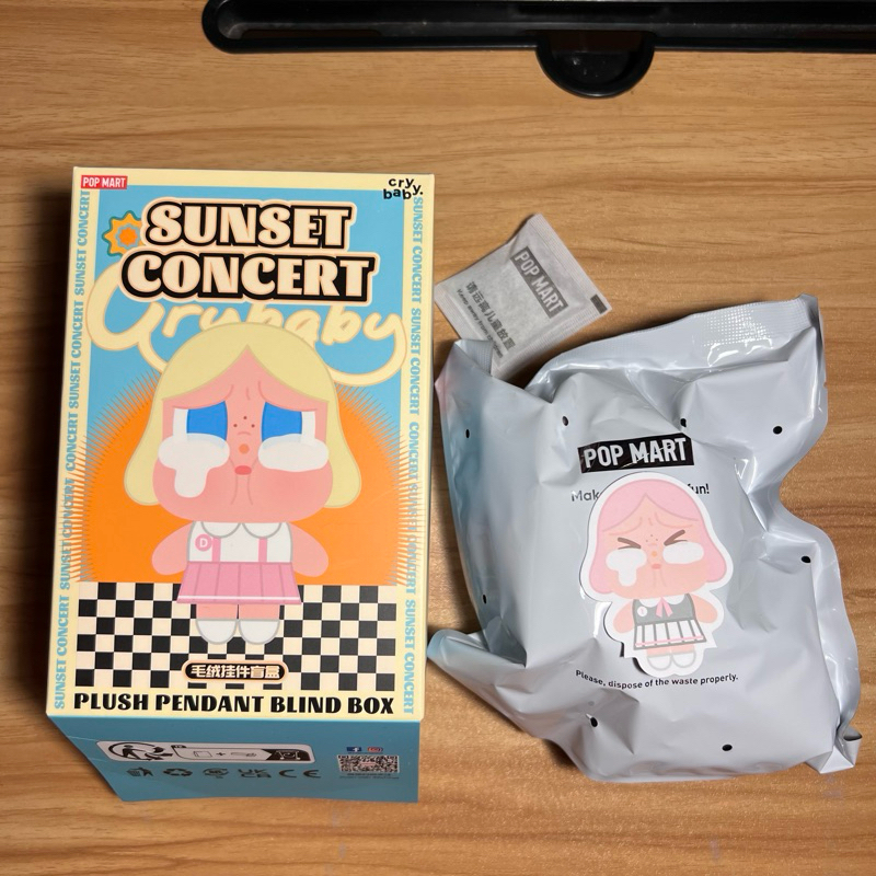 Jual popmart sunset crybaby concert pink grey | Shopee Indonesia