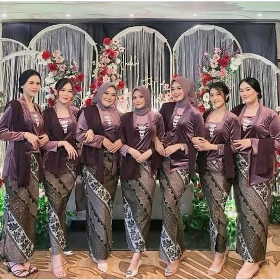 Jual Kutubaru Beludru Bludru Murah Bahan Adem Melar Kebaya Wanita Modern Kuthu Panjang Baju Adat ...