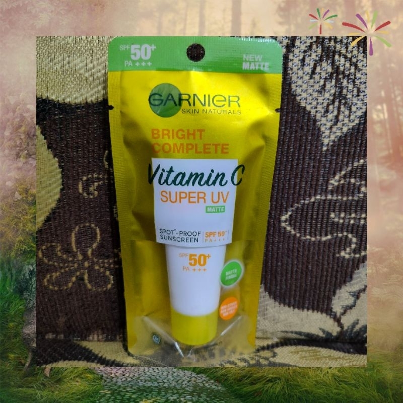 Jual Garnier Bright Complete Vitamin C Super UV Matte SPF 50+ PA ...