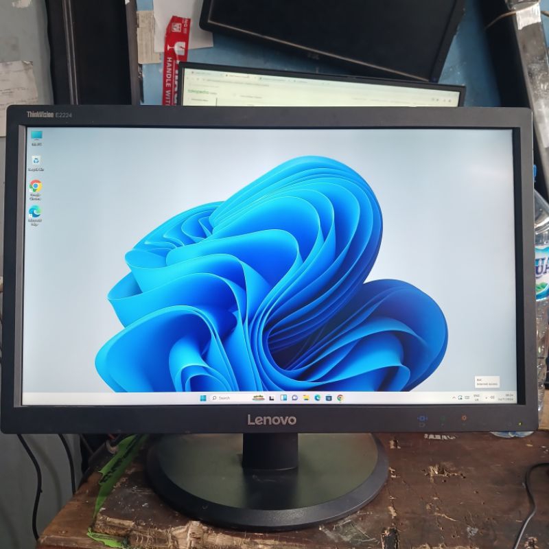 Jual OBRAL TERMURAH MONITOR 22 INC MEREK LENOVO ORIGINAL MANTAP MULUSS ...