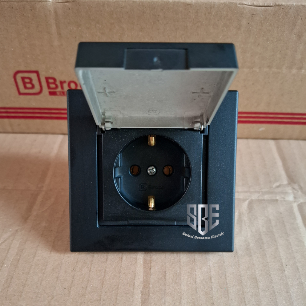 Jual Stop Kontak Tutup Broco Plano Hitam E152 | Shopee Indonesia