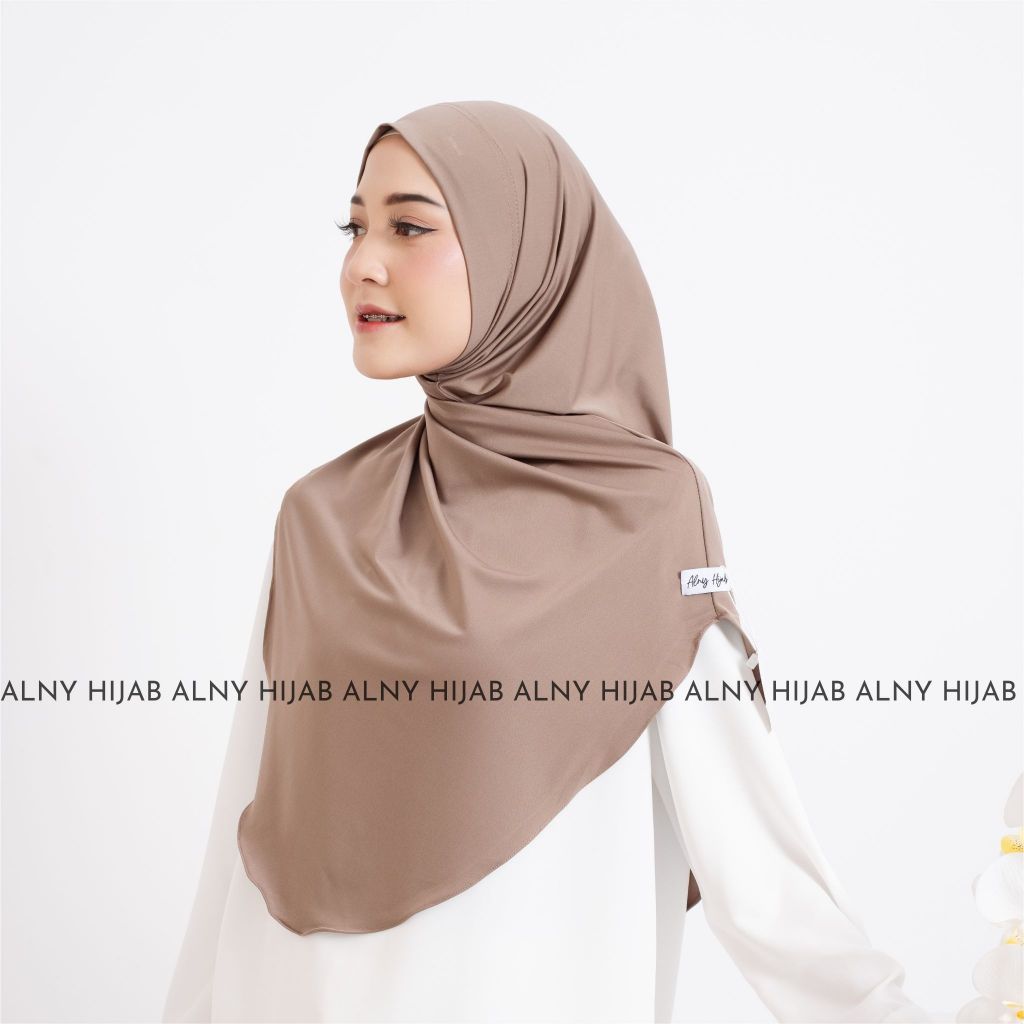 Jual Hijab Pashmina Instan Jisoo Jilbab Instan Daily Bergo Nonpad Size L | Shopee Indonesia