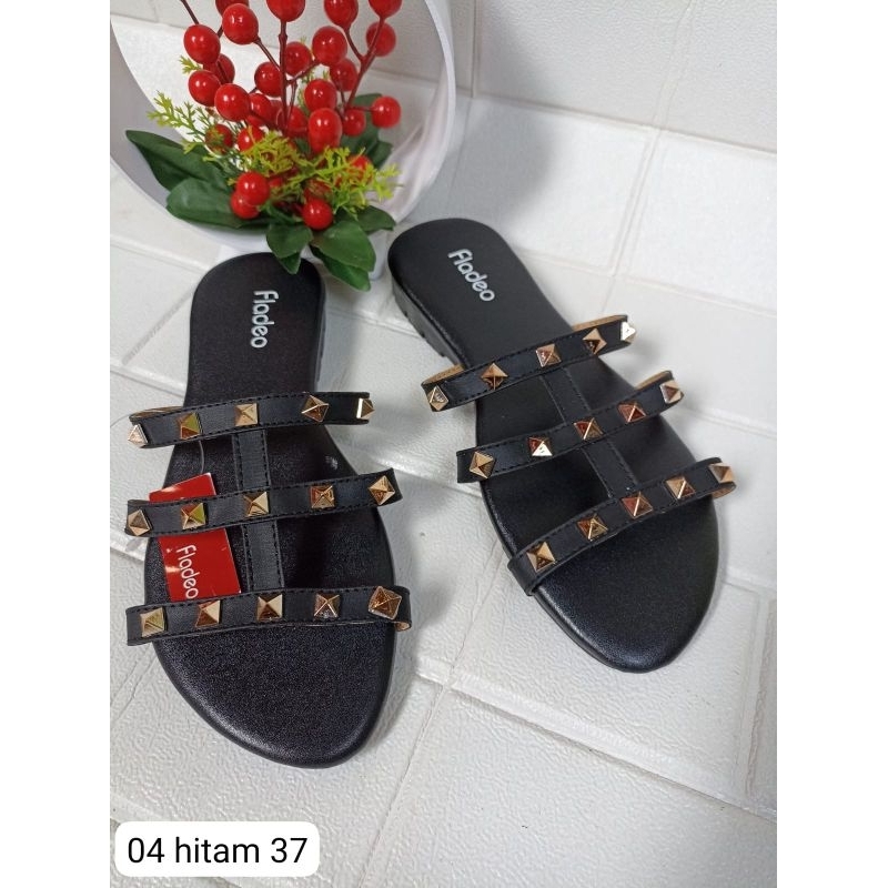 Jual Sandal teplek slop 04 piramid size 37-40 sandal wanita fladeo ...