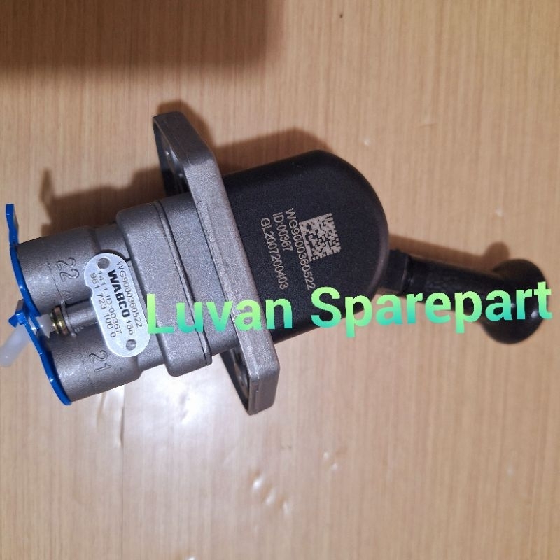 Jual HAND BRAKE VALVE TRUCK NISSAN QUESTER/FAW/SHACMAN/HOWO SINOTRUK ...