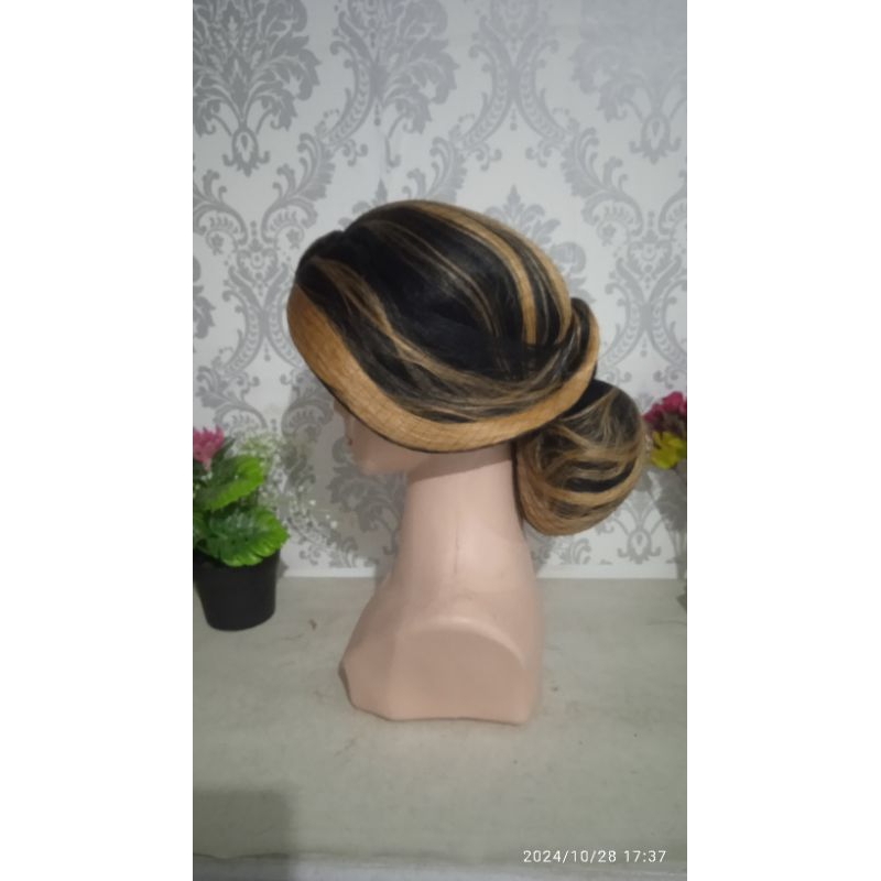 Jual wig sanggul modern | Shopee Indonesia
