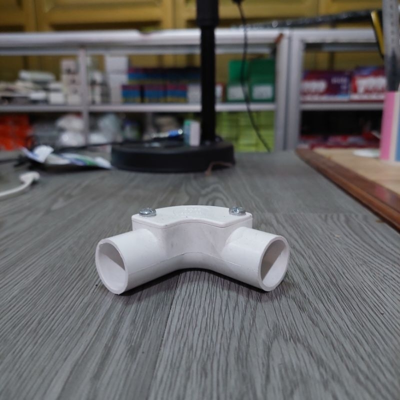 Jual Elbow Pipa conduit 20mm Boss putih / Knee pipa conduit 20mm Boss ...