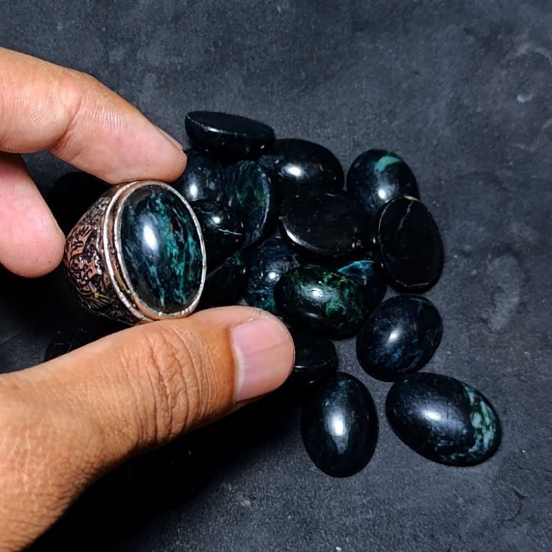 Jual Batu Badar Besi Hijau Nempel Magnet Natural/ Losstune badar besi ...