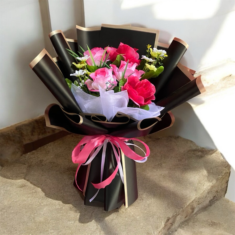Jual Buket bunga / hand bouquet / buket wisuda / bunga artificial ...
