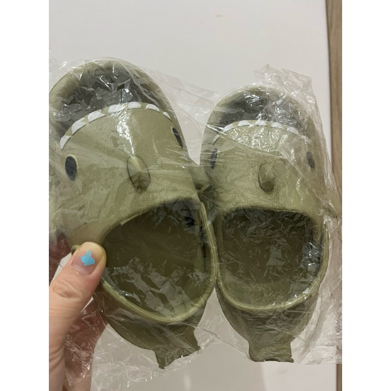 Jual Sendal Anak Hiu Karet Usia 3 Tahun (Mr DIY) | Shopee Indonesia