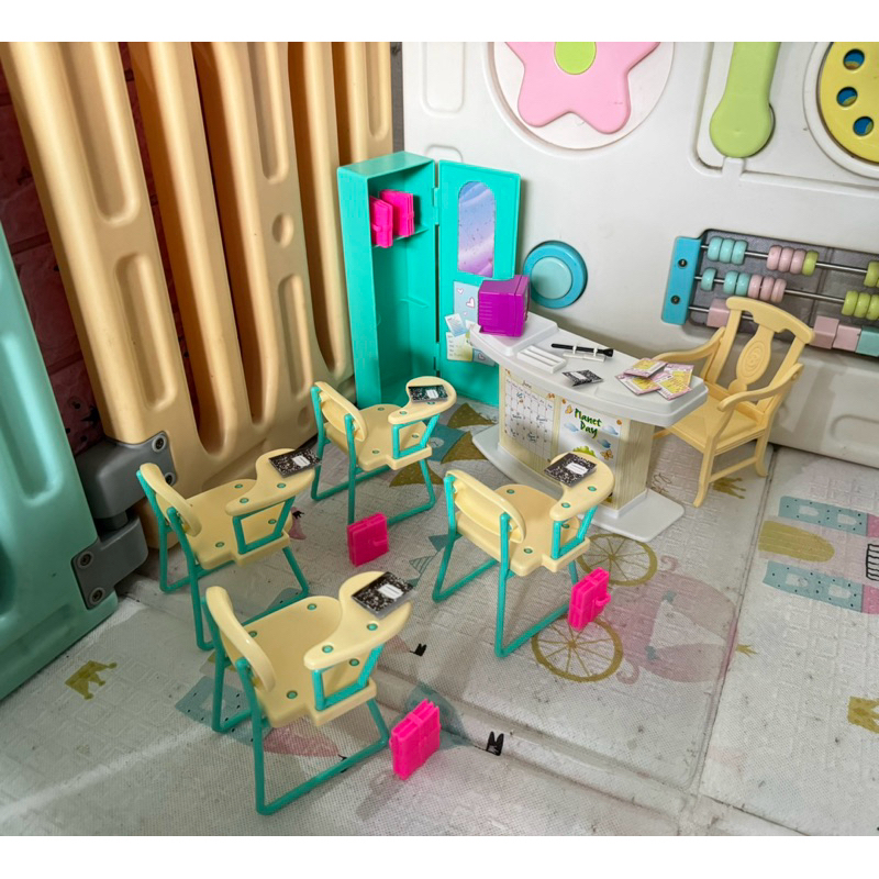 Jual Barbie Classroom playset furniture vintage | Shopee Indonesia