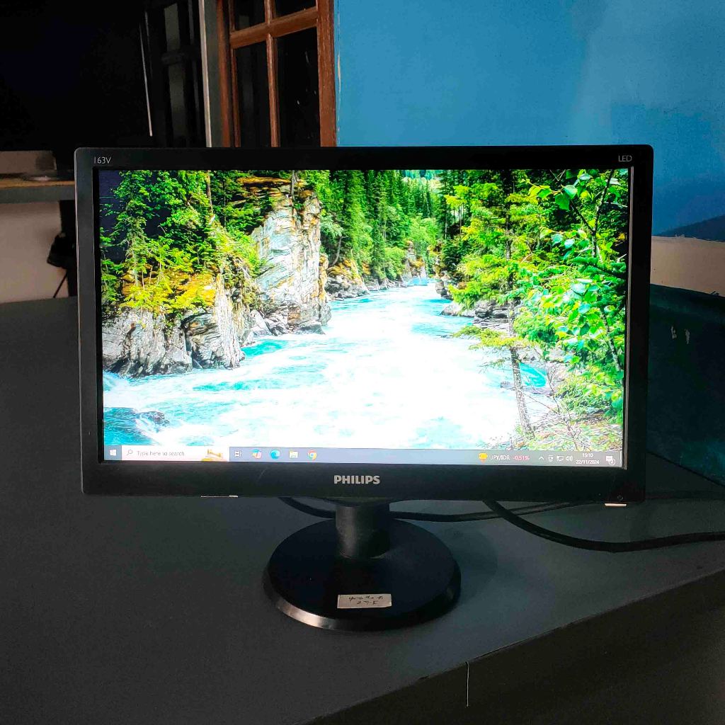 Jual Monitor Led Merk Philips Ukuran Layar 16 Inch Kondisi Normal Grade ...
