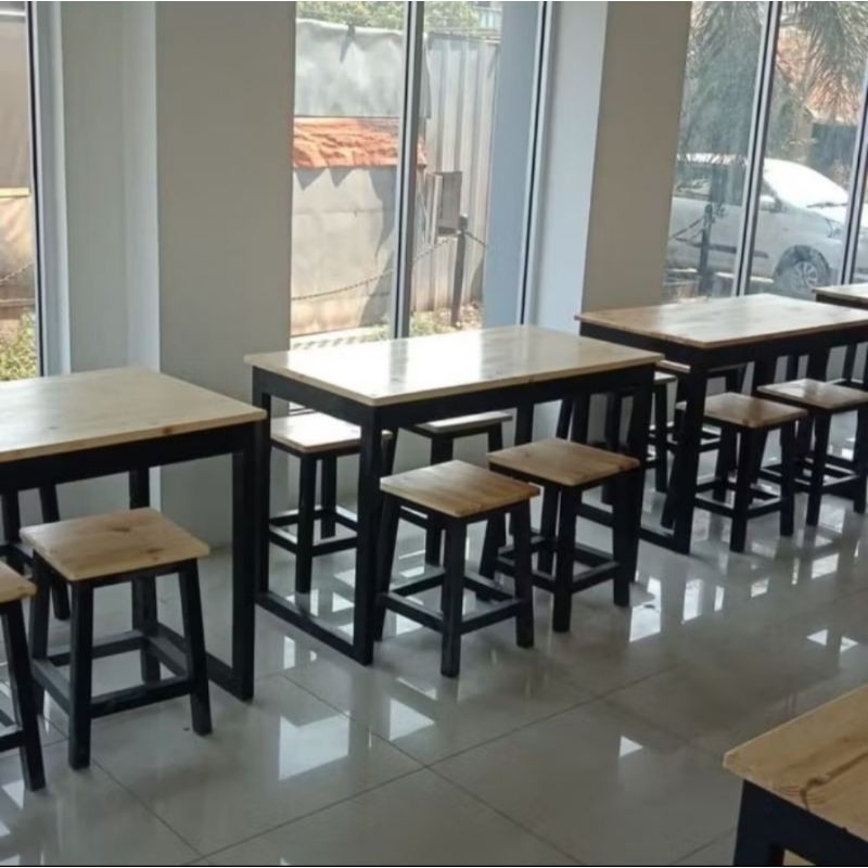 Jual MEJA MAKAN MINIMALIS KAYU JATI BELANDA 1SET ( 1 MEJA 4 KURSI) | Shopee Indonesia