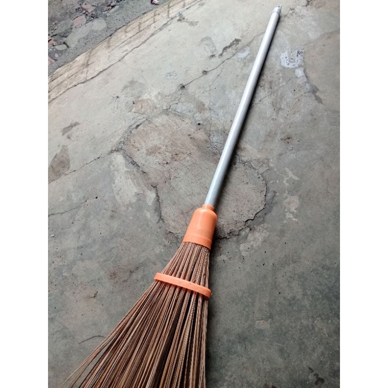 Jual Sapu Lidi Gagang Panjang Natural Bahan Kayu Mahoni | Shopee Indonesia