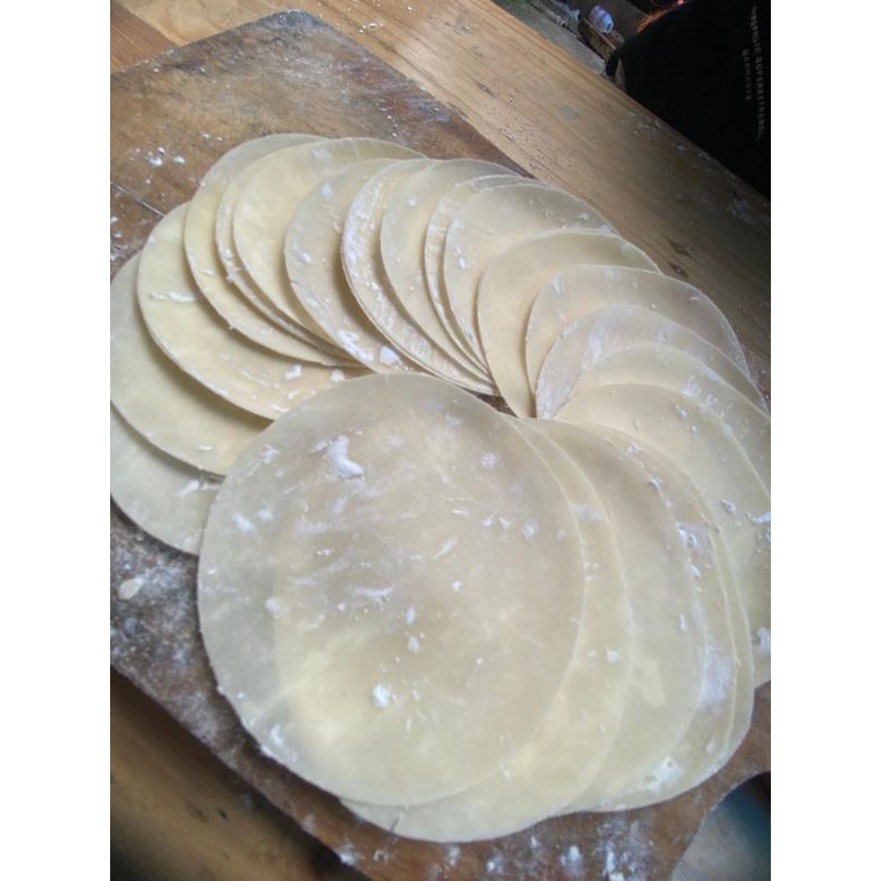 Jual KULIT DIMSUM/GYOZA/DUMPLING PUTIH PREMIUM isi 50 lembar | Shopee ...