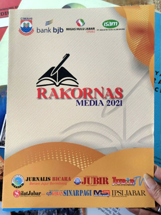 Jual Cetak Map Folder Ukuran A4 Custom Design, Warna Map Perusahaan ...