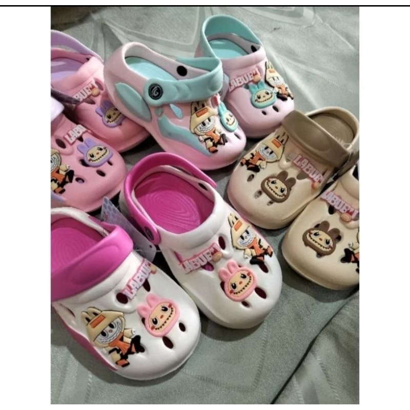 Jual JUAL SENDAL LABUBU DULUX | Shopee Indonesia