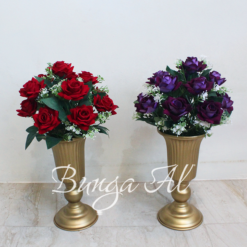 Jual 1 set rangkaian bunga mawar artificial vas gold besi dekorasi meja ...