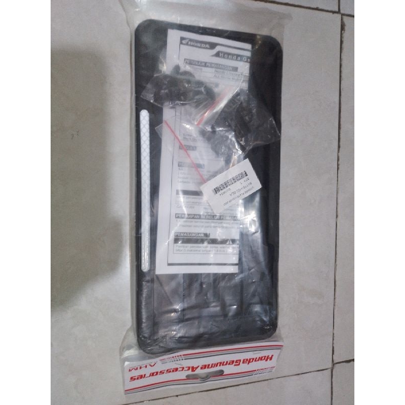 Jual Tempat plat motor ada 2 pasang (sepasang kondisi baru dan sepasang ...