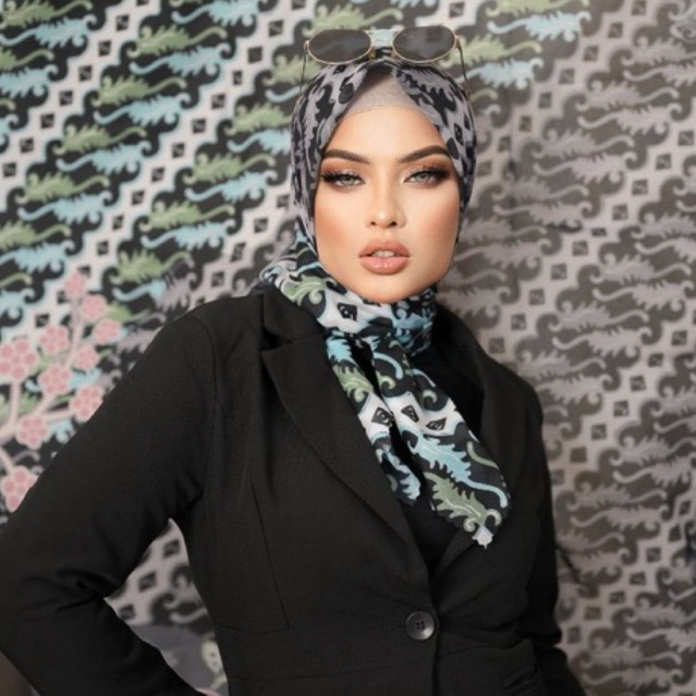 Jual Scarf / Hijab Premium Batik Series Priyangan (Biru Tua) | Shopee ...