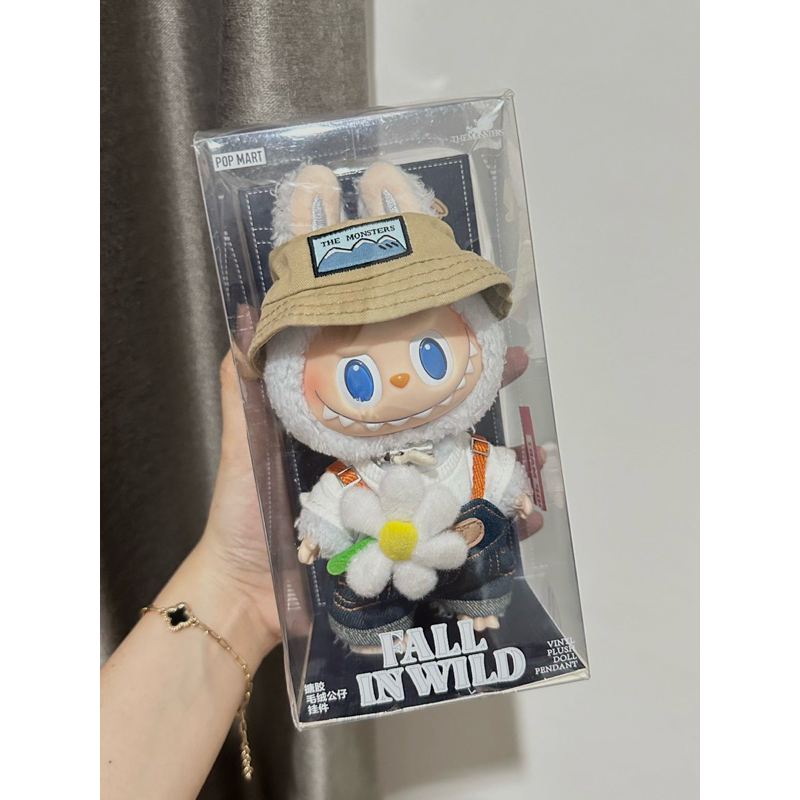 Jual Labubu fall in wild | Shopee Indonesia