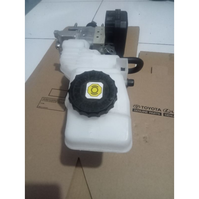 Jual Master Cylinder rem komplit ABS rem Yaris Cross Hybrid | Shopee ...