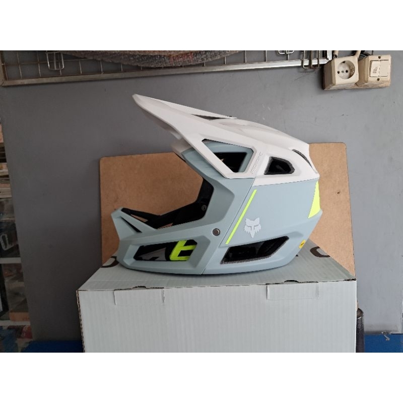 Jual NEW Helm Fox Proframe Mips GMTL Gunmetal Grey Helmet - Helm Sepeda ...