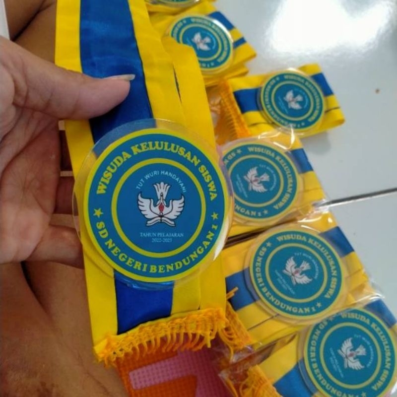 Jual Samir / kalung wisuda acrylic resin dimensi 8 cm || free design ...