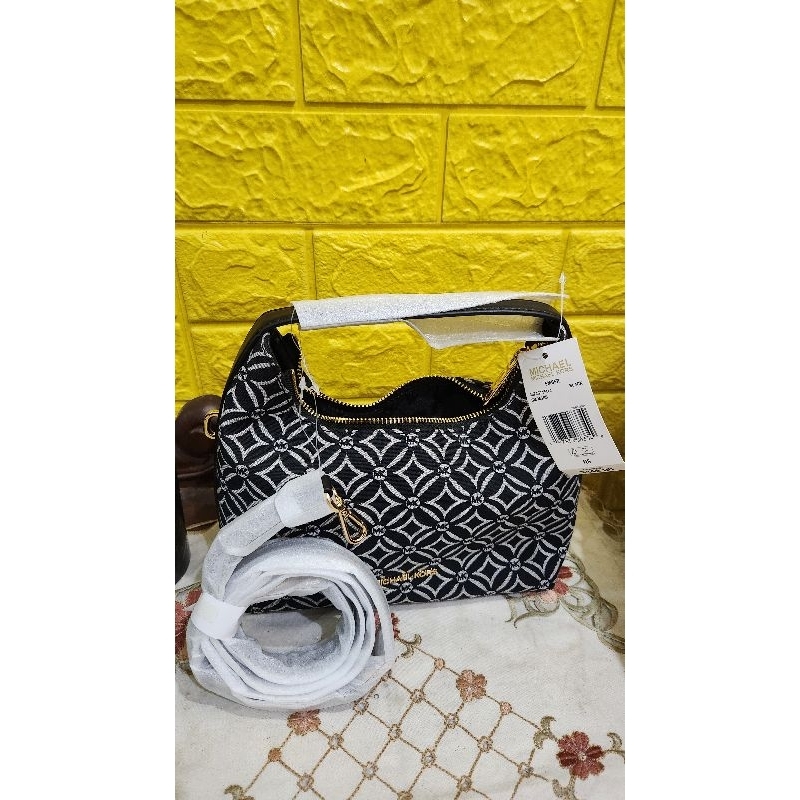 Jual Tas MK ember signature black new | Shopee Indonesia