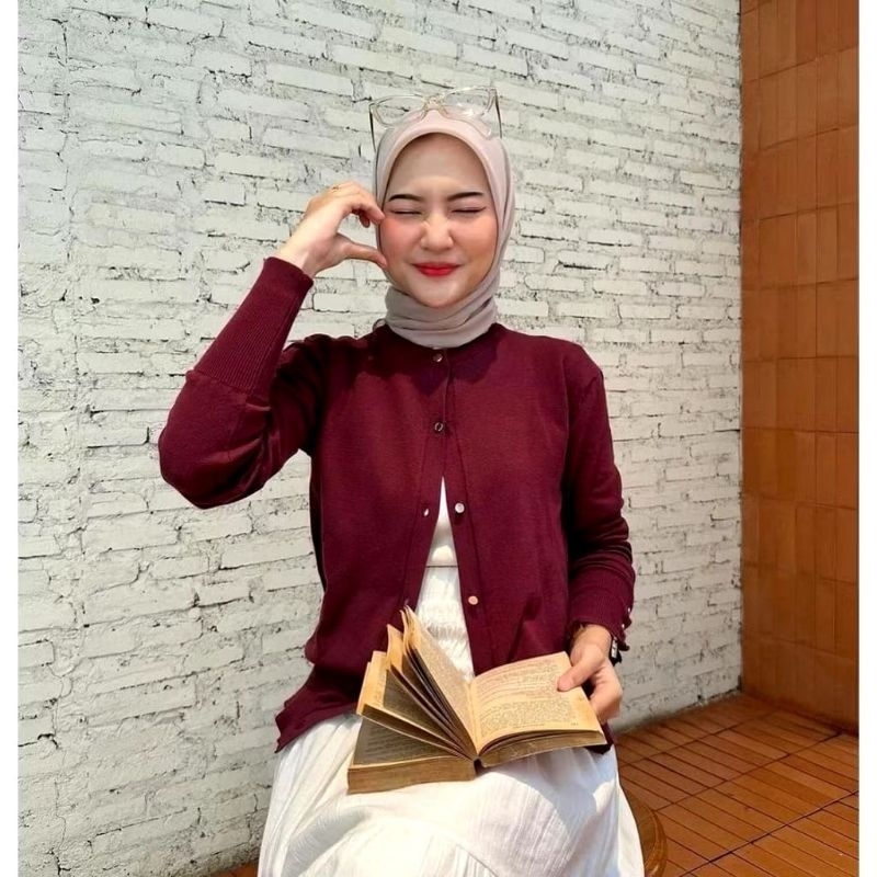 Jual Cardigan starla basic wanita kancing gold tarla premium | Shopee Indonesia