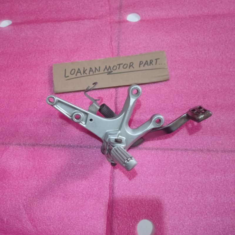 Jual Step Footstep R25 MT2 Kanan Original Copotan | Shopee Indonesia