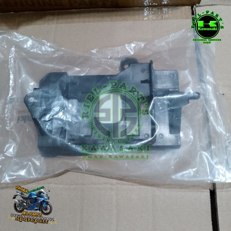 Jual COVER BATTERY COVER AKI TEMPAT AKI NINJA 300 NINJA 250 FI OLD ATAU ...