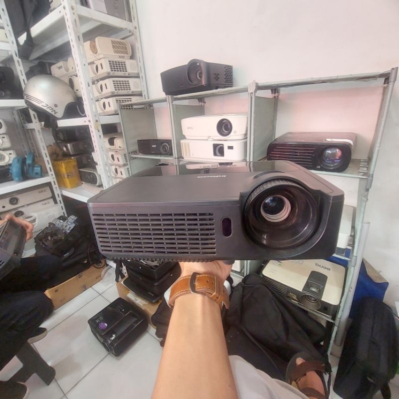 Jual PRPYEKTOR INFOCUS IN114 + HDMI CONVERTER ORIGINAL MULUS TERANG ...