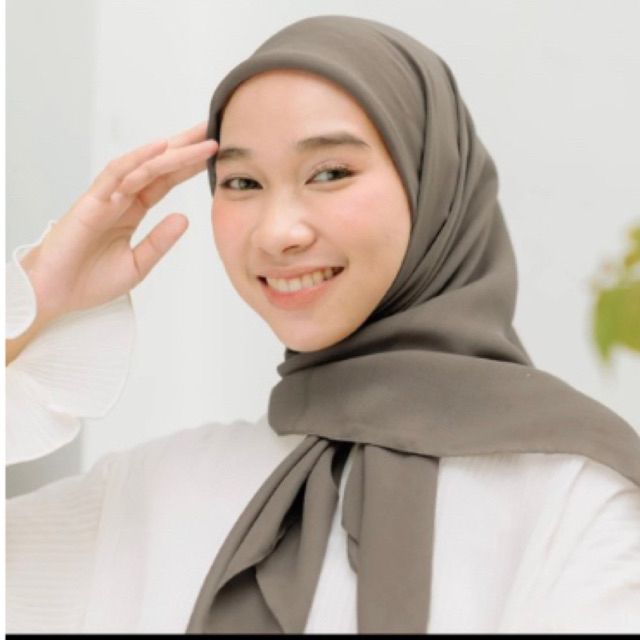 Jual hijab segi empat lozy hijab (PRELOVED) | Shopee Indonesia