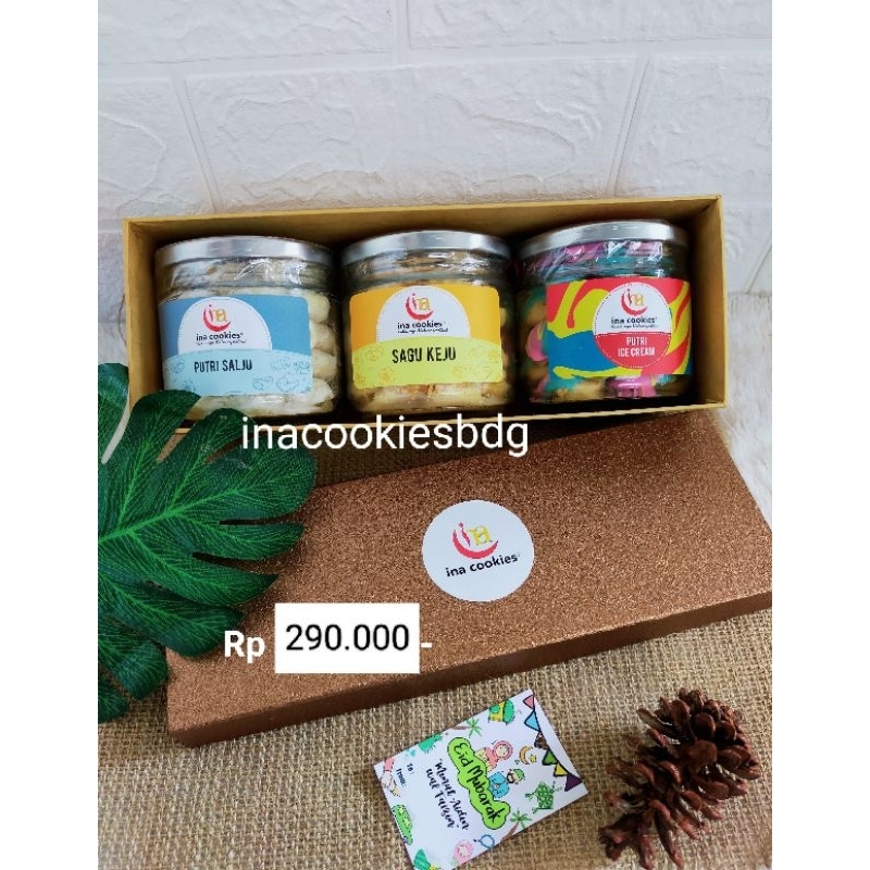 Jual hampers isi 3 jar ina cookies free Kartu Ucapan | Shopee Indonesia
