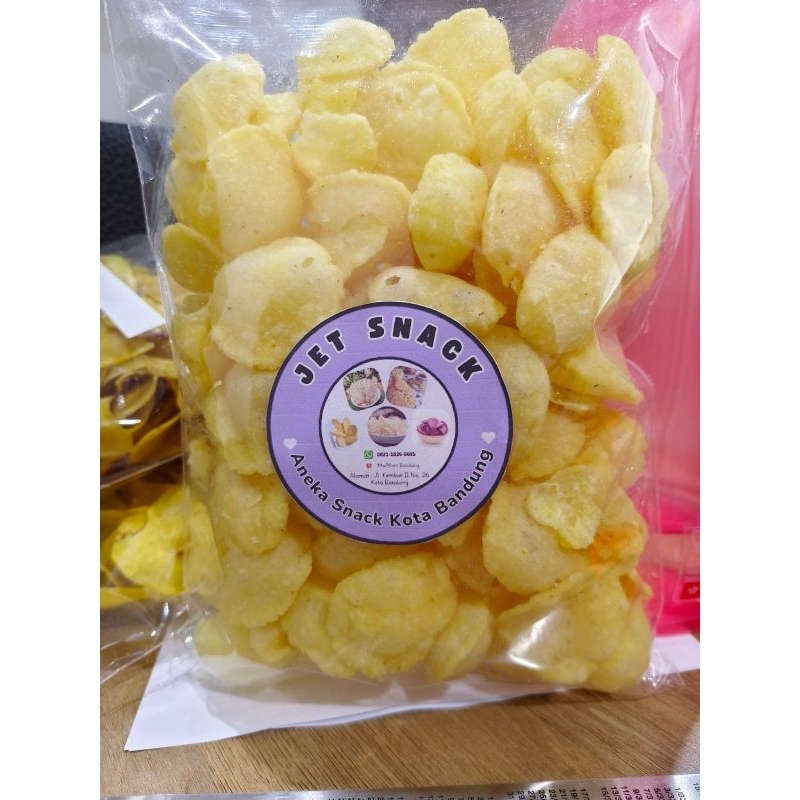 Jual Kripik Comring Pedas dan Gurih kemasan 500gram | Shopee Indonesia