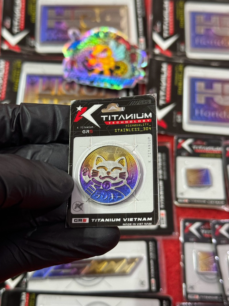 Jual EMBLEM TITANIUM GR5 KUCING BULAT SMALL / EMBLEM DASI MIO/AEROX ...
