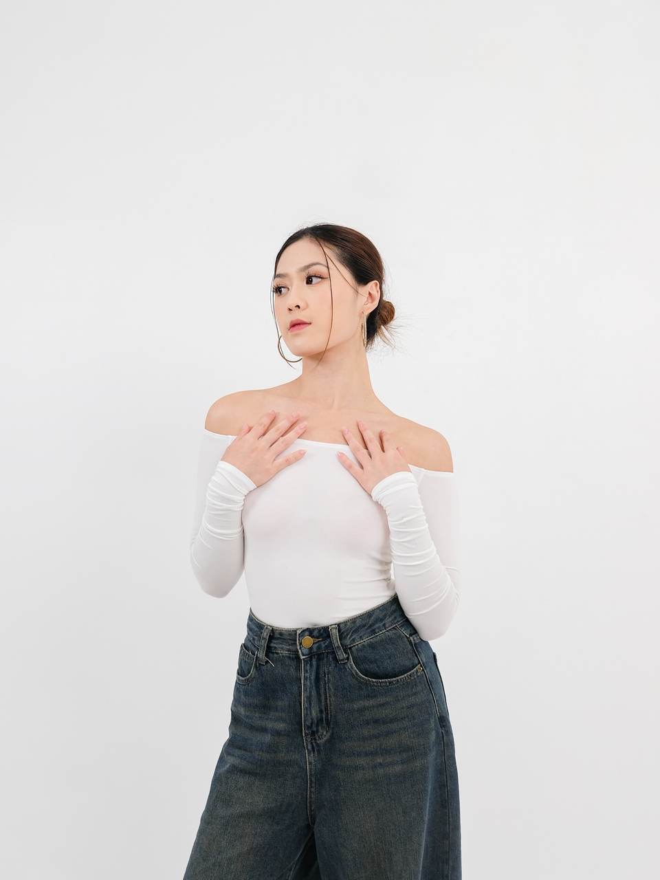 Jual EXIST THE LABEL | OFF THE SHOULDER LONGSLEEVE T-SHIRT | KAOS SABRINA TANGAN PANJANG ...