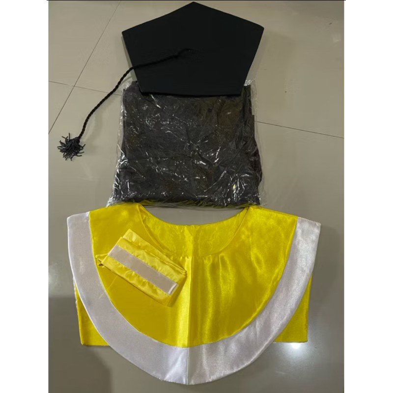 Jual toga wisuda satu setSD SMP SMA KULIAH bahan SATIN,topi dan samir ...