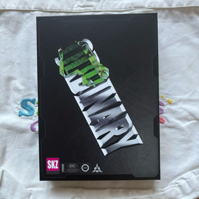 Jual [UNSEALED] Album Stray Kids Oddinary (Limited ver) | Shopee Indonesia