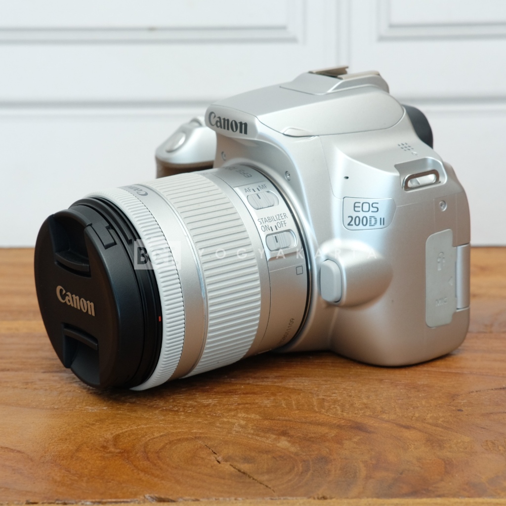 Jual Canon 200D Mark II Kit 18-55mm IS STM SILVER SC 5Rban kode 0706D24 ...
