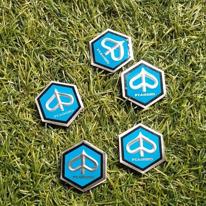 Jual emblem dasi logo Chung vespa ps px exclusive new old stock ...