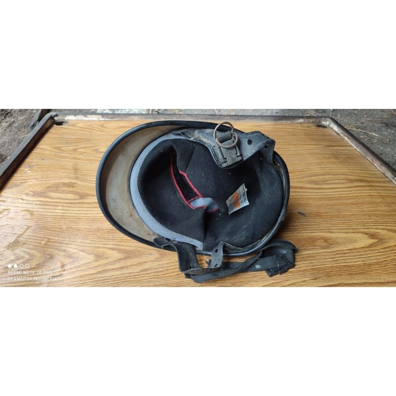 Jual Helm lawas/helm jadul/helmet original lawas/topi kepala/pelindung ...