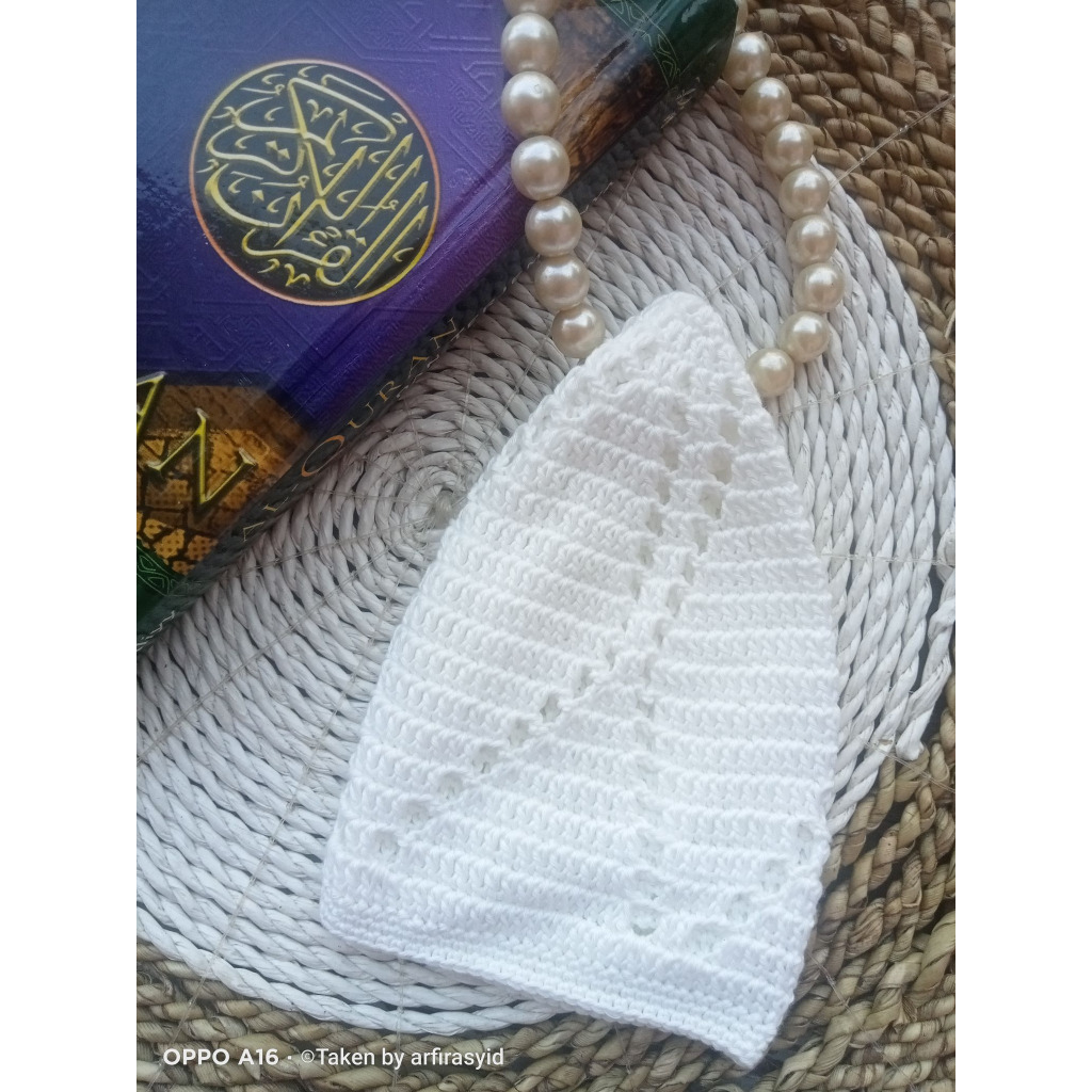 Jual Lobe/ Kopiah Rajut/Kofi Crochet | Shopee Indonesia