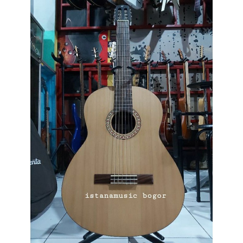 Jual Gitar akustik elektrik CLASSIC Nylon GENTA C200E Original | Shopee ...