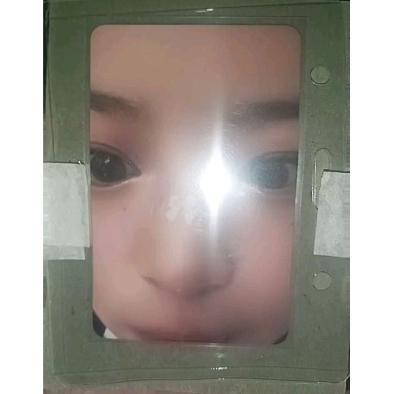 Jual Photocard Hanni zoom (booked) | Shopee Indonesia