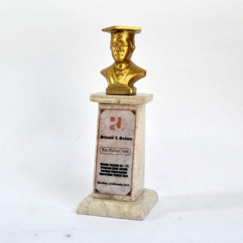 Jual PATUNG WISUDA,KADO WISUDA, KOTAK PLAKAT,TOGA, SELEMPANG, PLAKAT ...